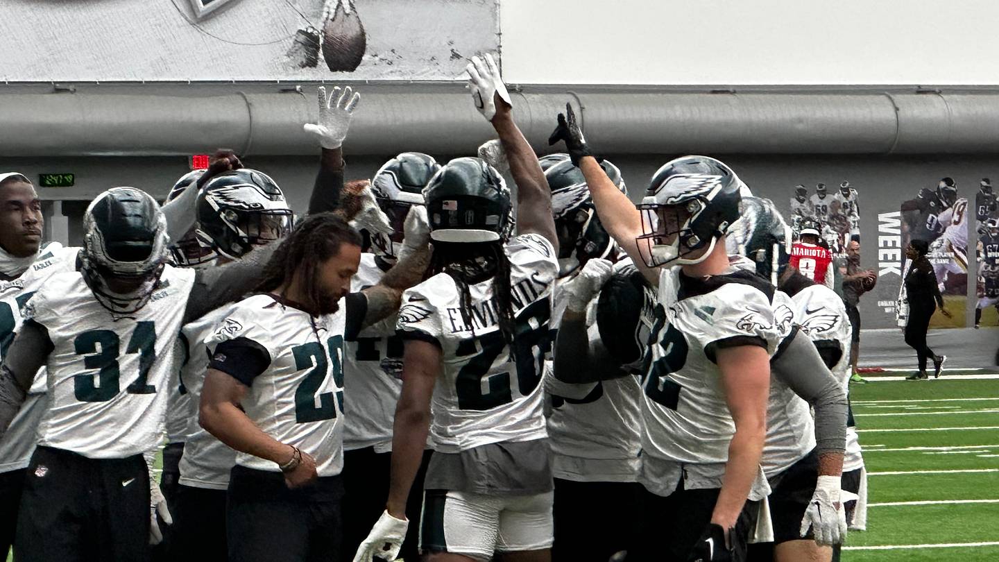 Eagles OTA Observations: Christian Elliss, DeVonta Smith Impress; Who's ...