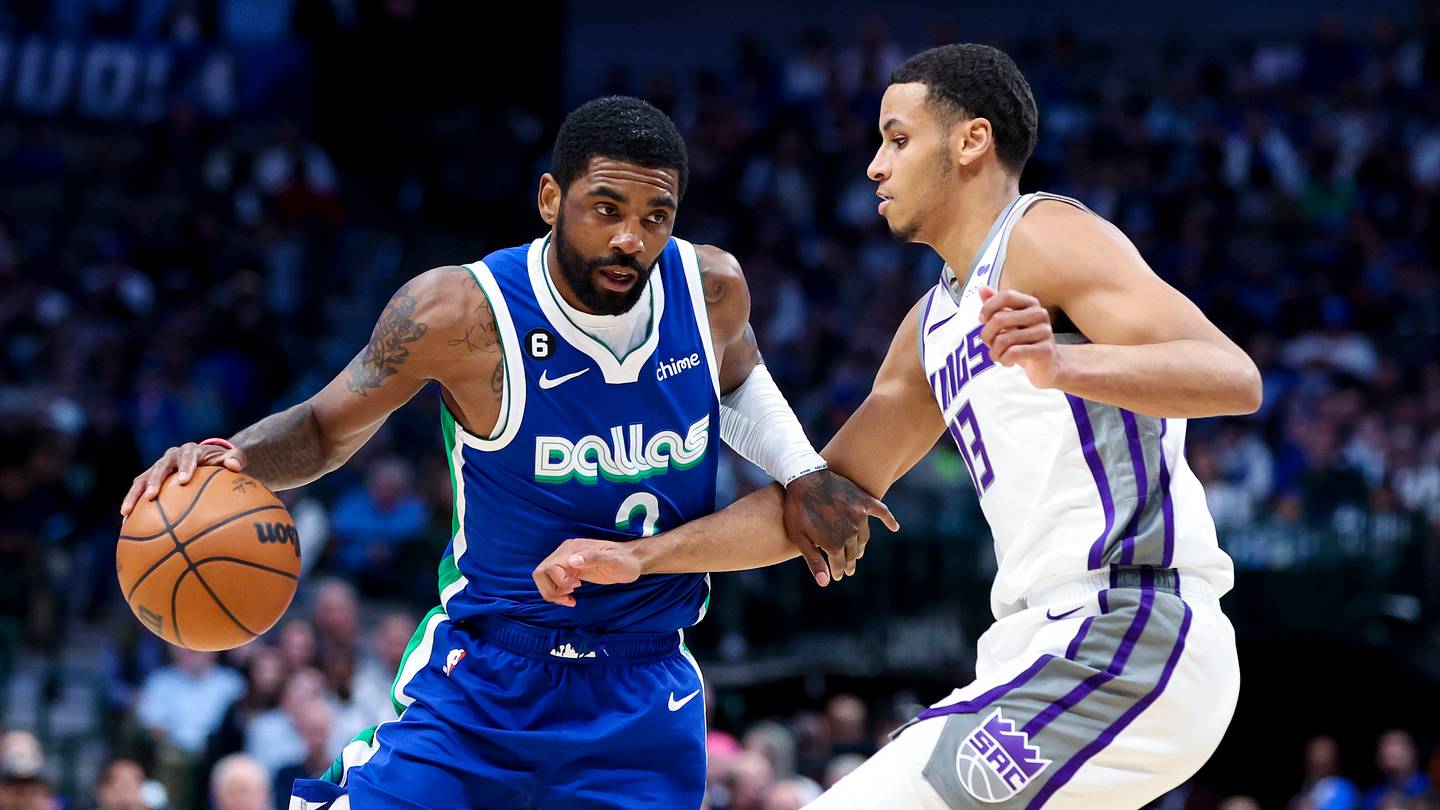 Rockets to 'Weigh a Run' at Signing Mavericks PG Kyrie Irving, Says Insider