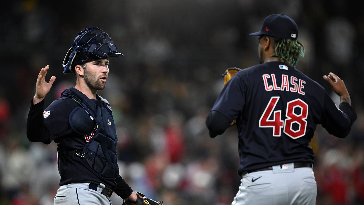 David Fry Adds New Layer To Guardians' Catching Situation
