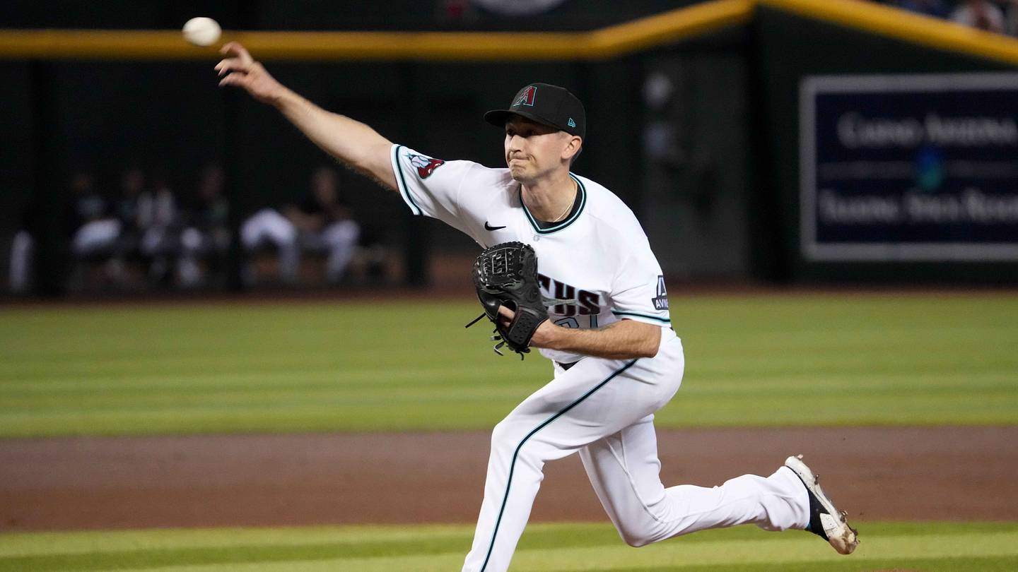 D-backs Go For the Sweep Against the Guardians