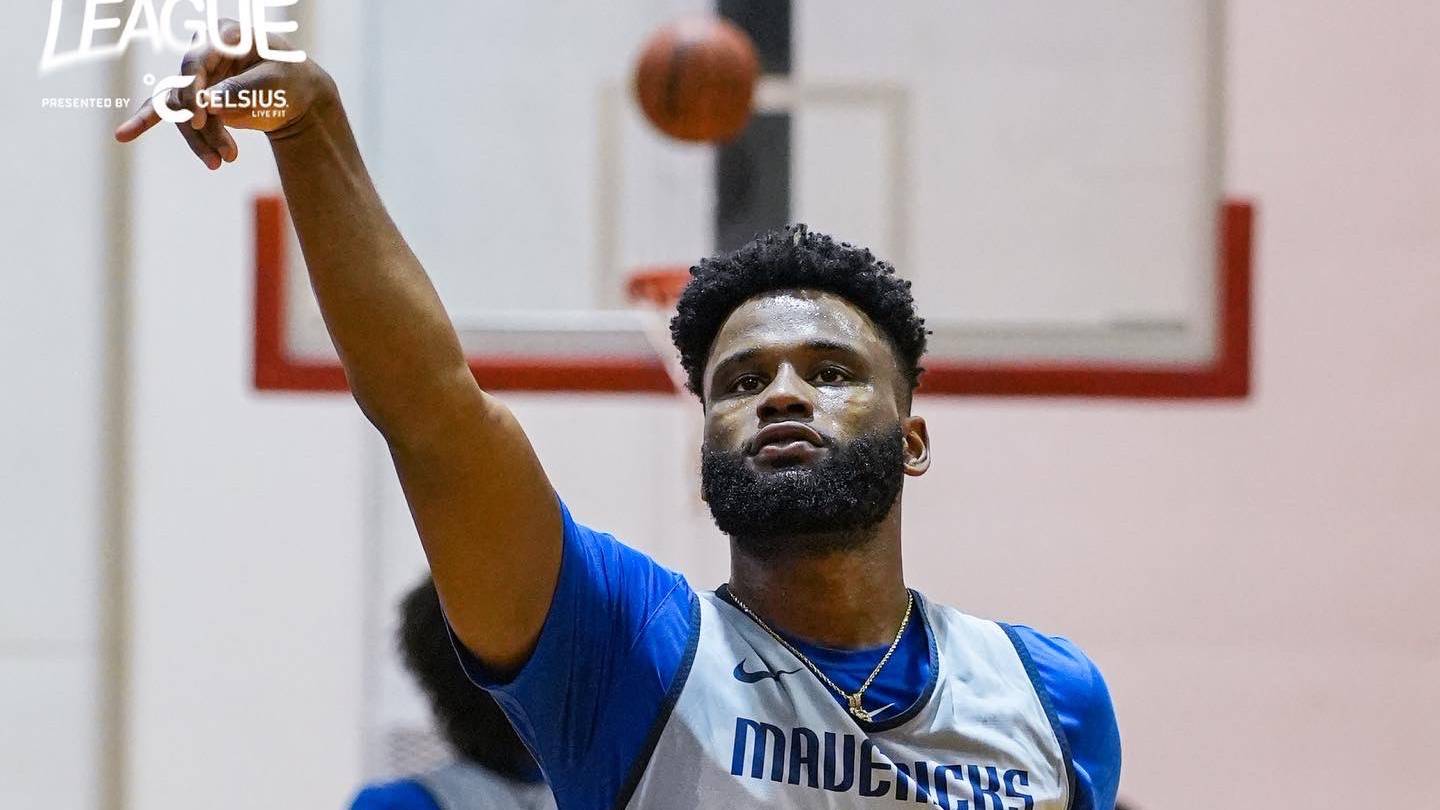 Mike Miles Scores 19 Points in NBA Summer League