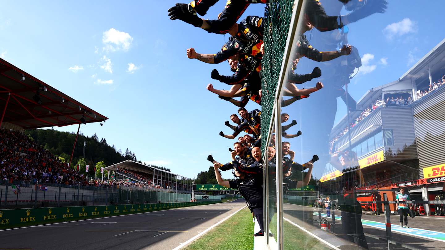 F1 Notes: Las Vegas Fee Cuts, Hamilton Contract Questions, Steiner's ...