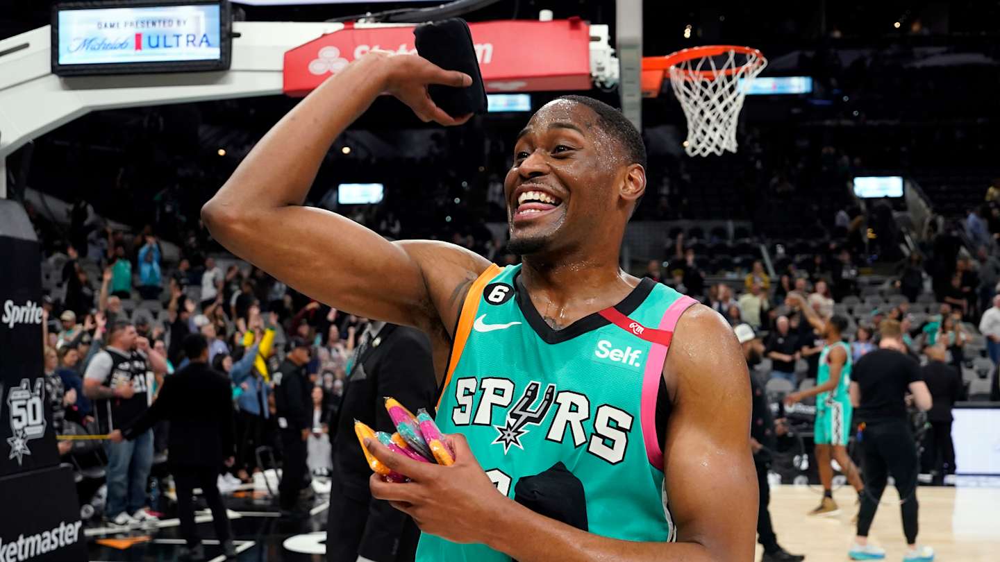 5 Beyond Wemby: Spurs' Malaki Branham 'Smiling' His Way to Stardom in ...