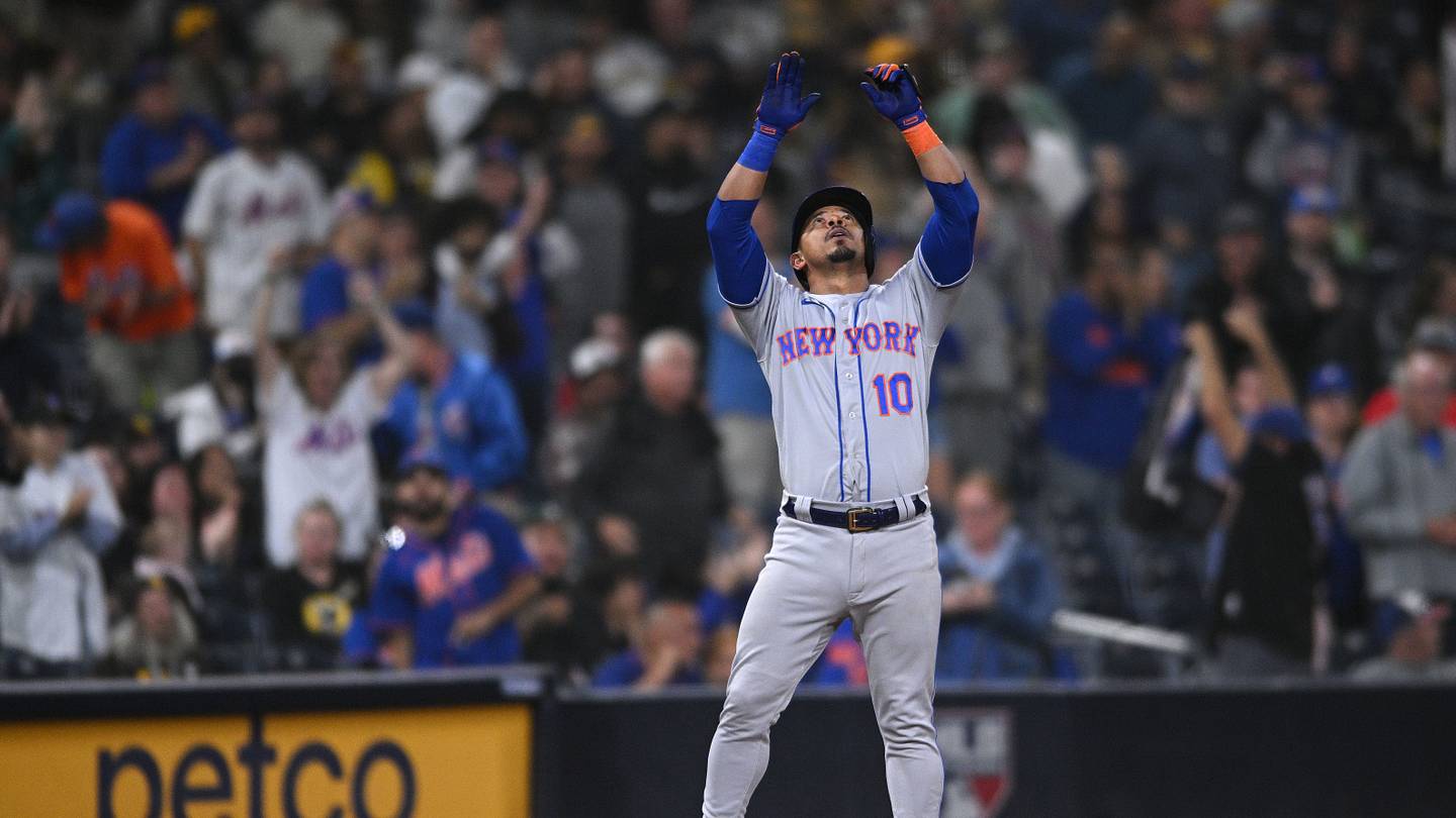 Eduardo Escobar Becomes First New York Mets Player to hit for Cycle in ...