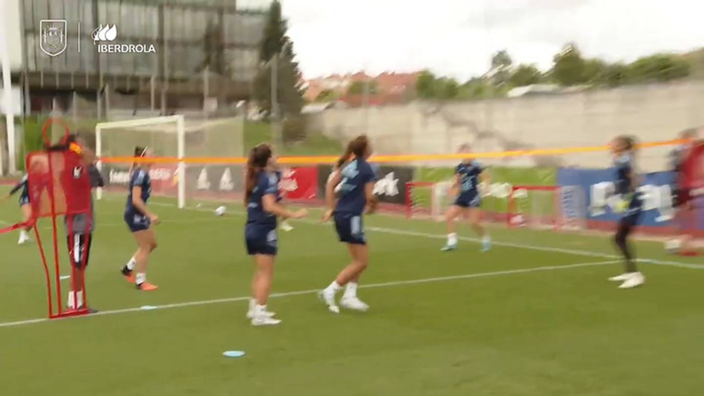 Exciting football-tennis contest in the Spanish women's national team ...