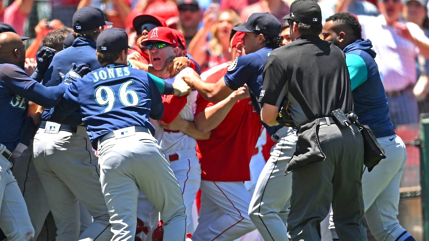 Social Media's Reaction to Sunday's Angels/Mariners Brawl