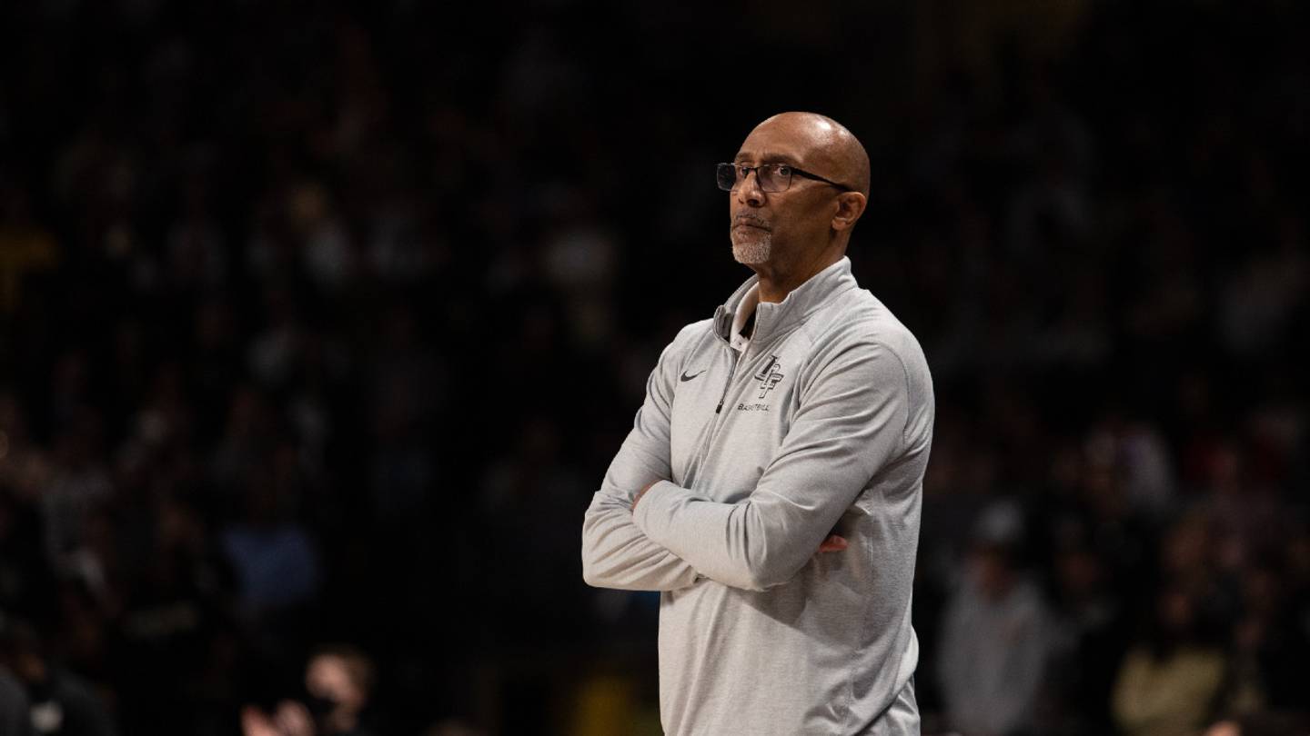 Knights 'Dominate' Backboards & Seminoles, 68-54