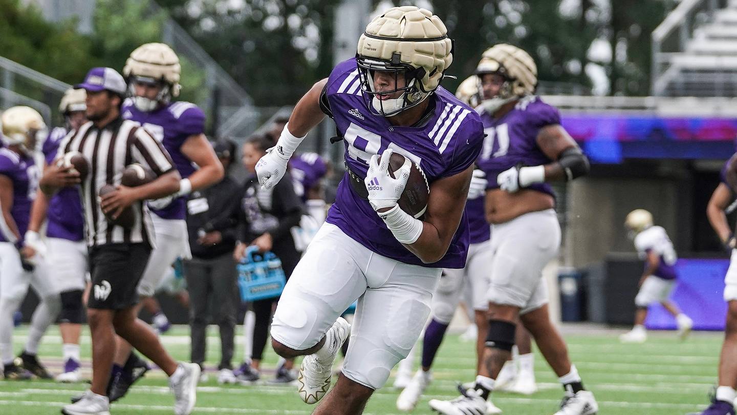 Huskies Hoping to See More of Quentin Moore This Season