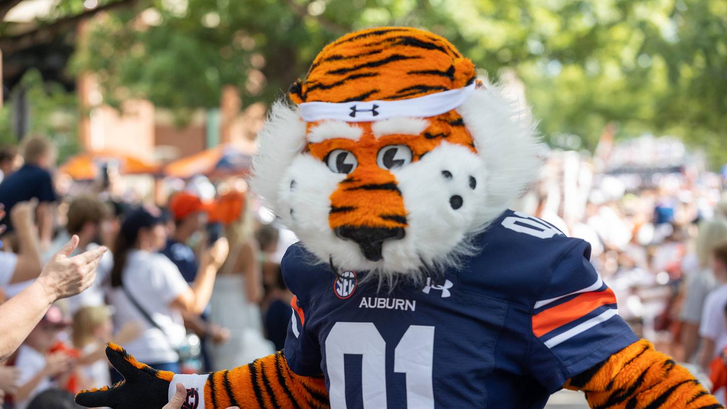 Auburn announces kickoff times, TV channel for first games of the season