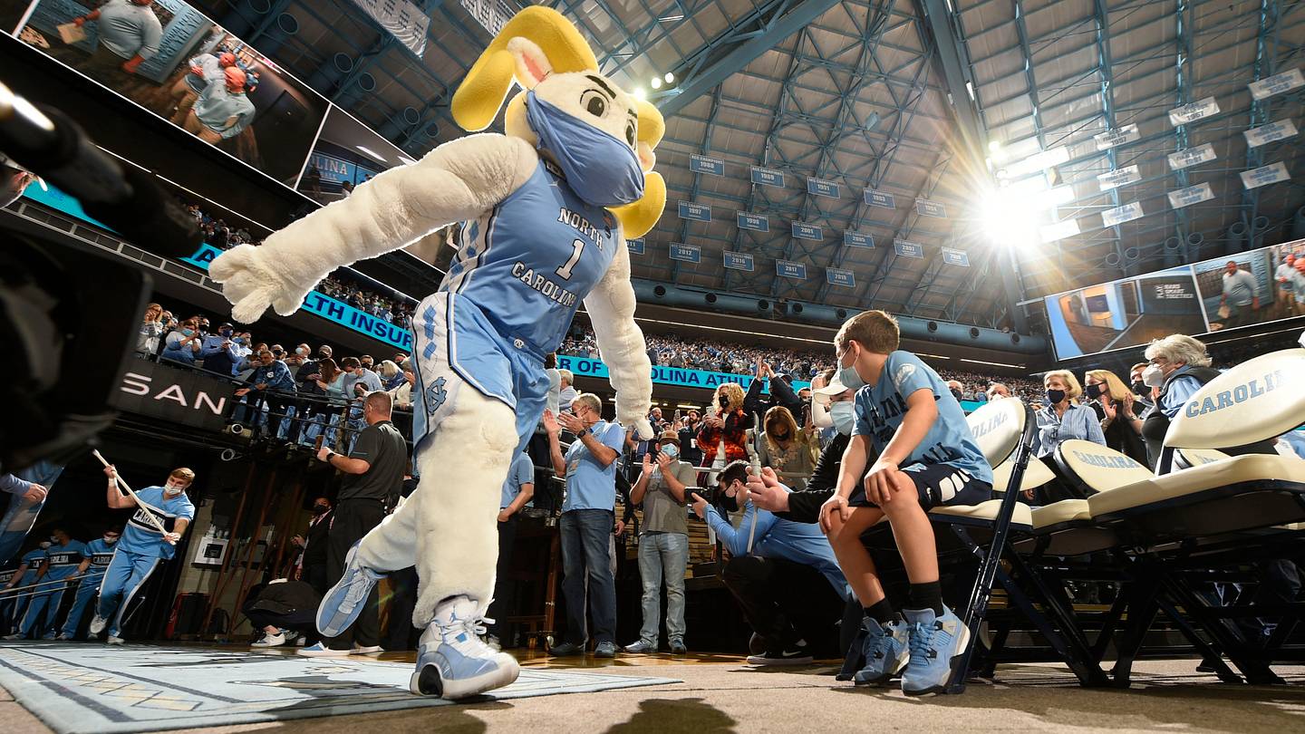 UNC takes early lead over Duke basketball on 2024 recruiting trail