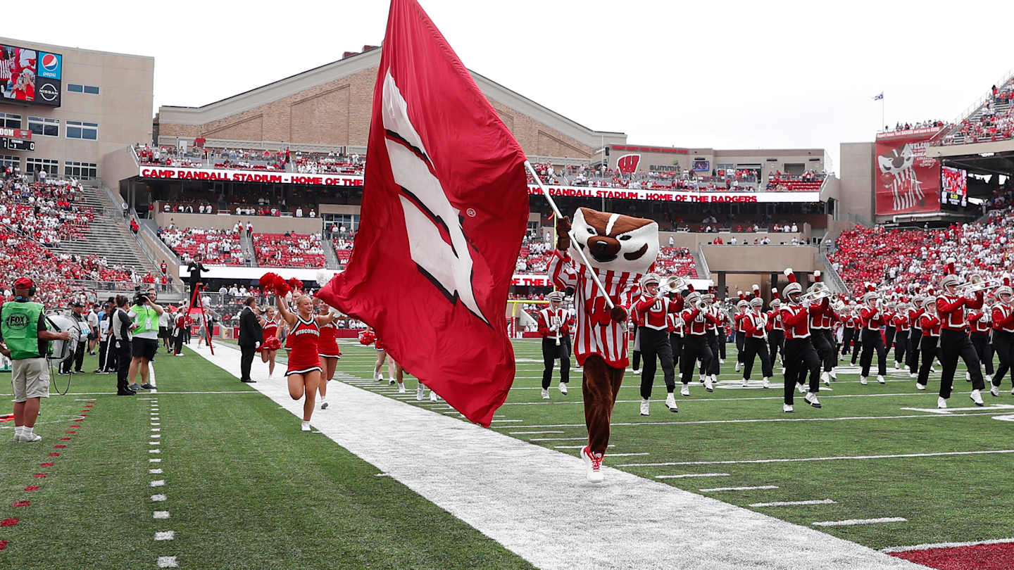 2024 defensive back Austin Alexander commits to Wisconsin