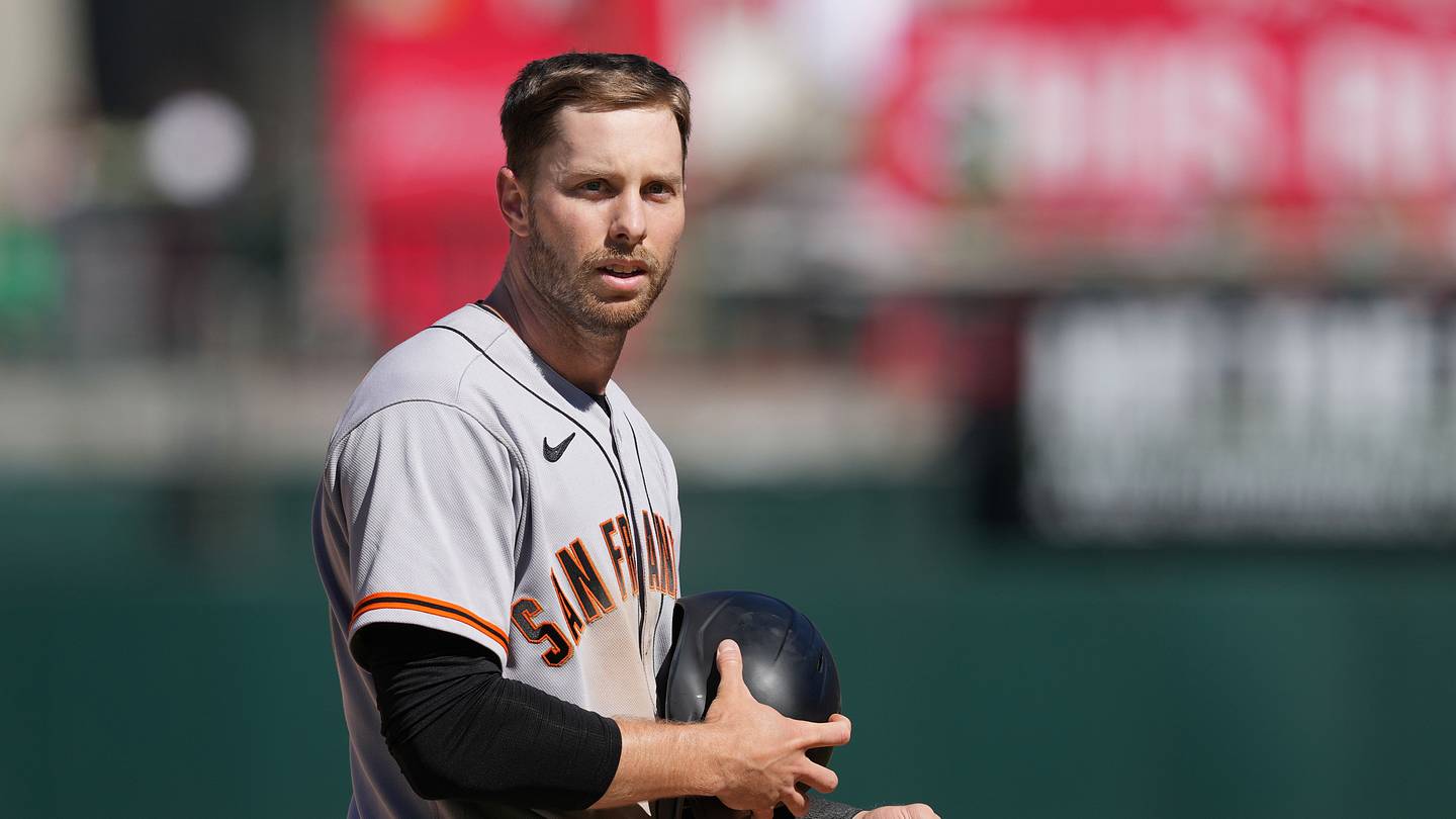 SF Giants place OF Austin Slater on IL, recall OF Bryce Johnson