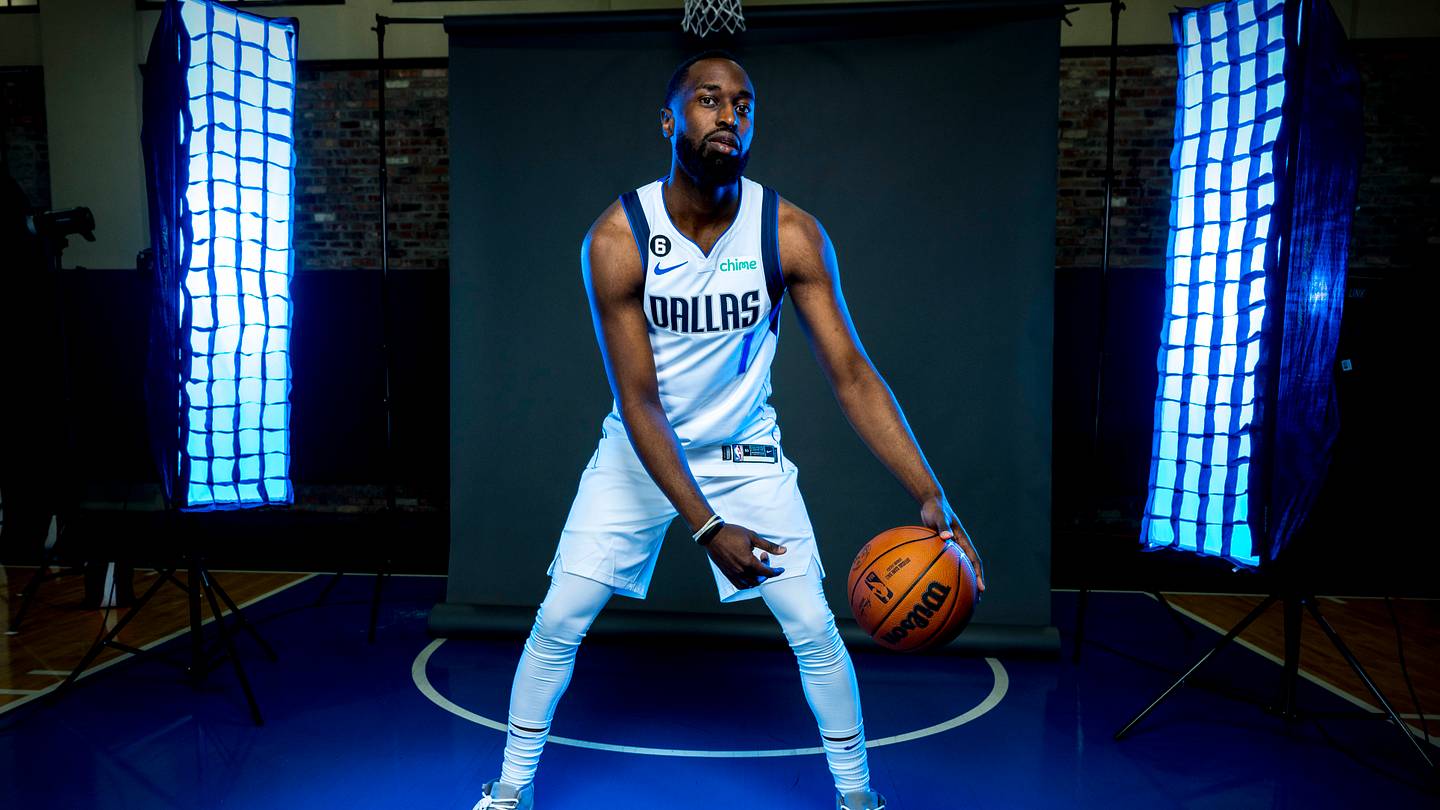 Mavs Preseason Profile: Will New NBA Rule Affect Theo Pinson's Good Vibes?