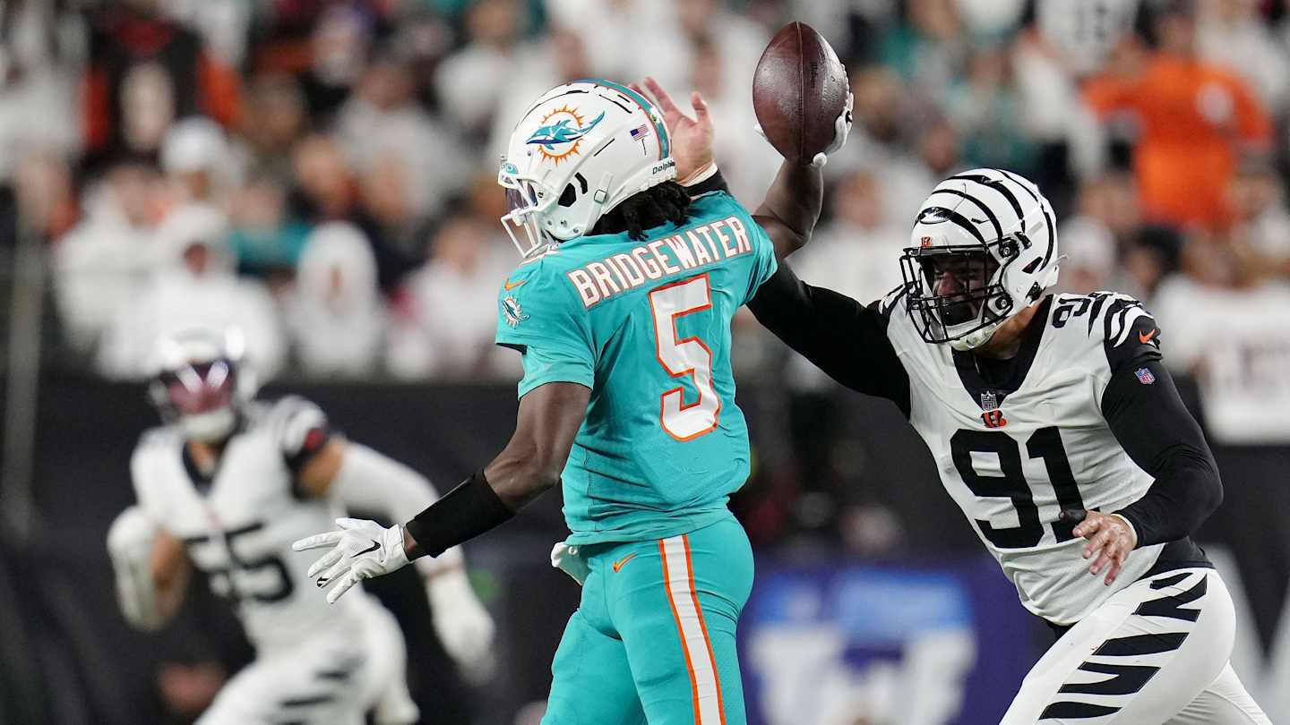 Saturday Dolphins Mailbag: Tua, Bridgewater, the Pass Rush, and More