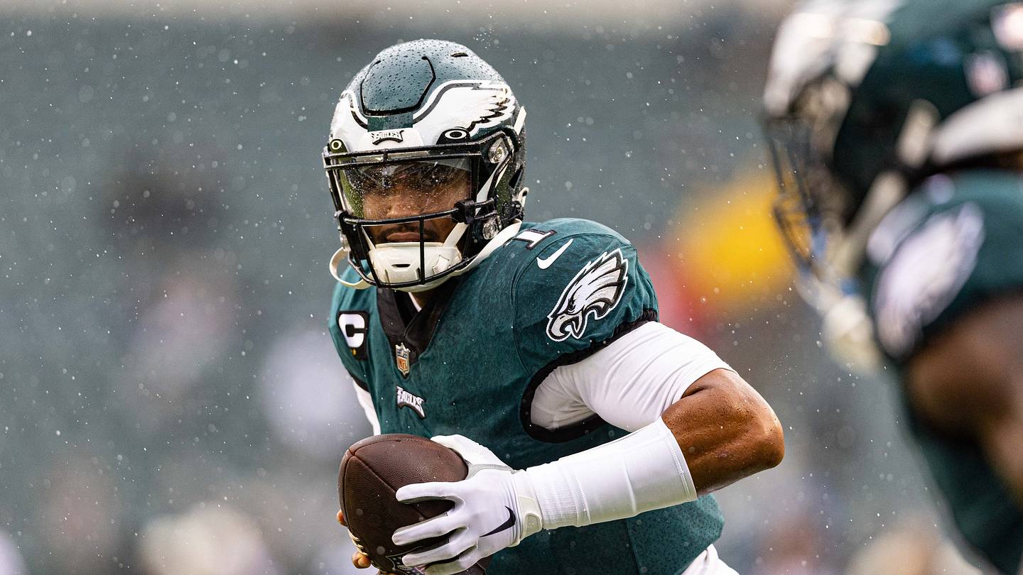 Eagles Score 20 Unanswered Points to Take 20-14 Lead at Halftime vs ...