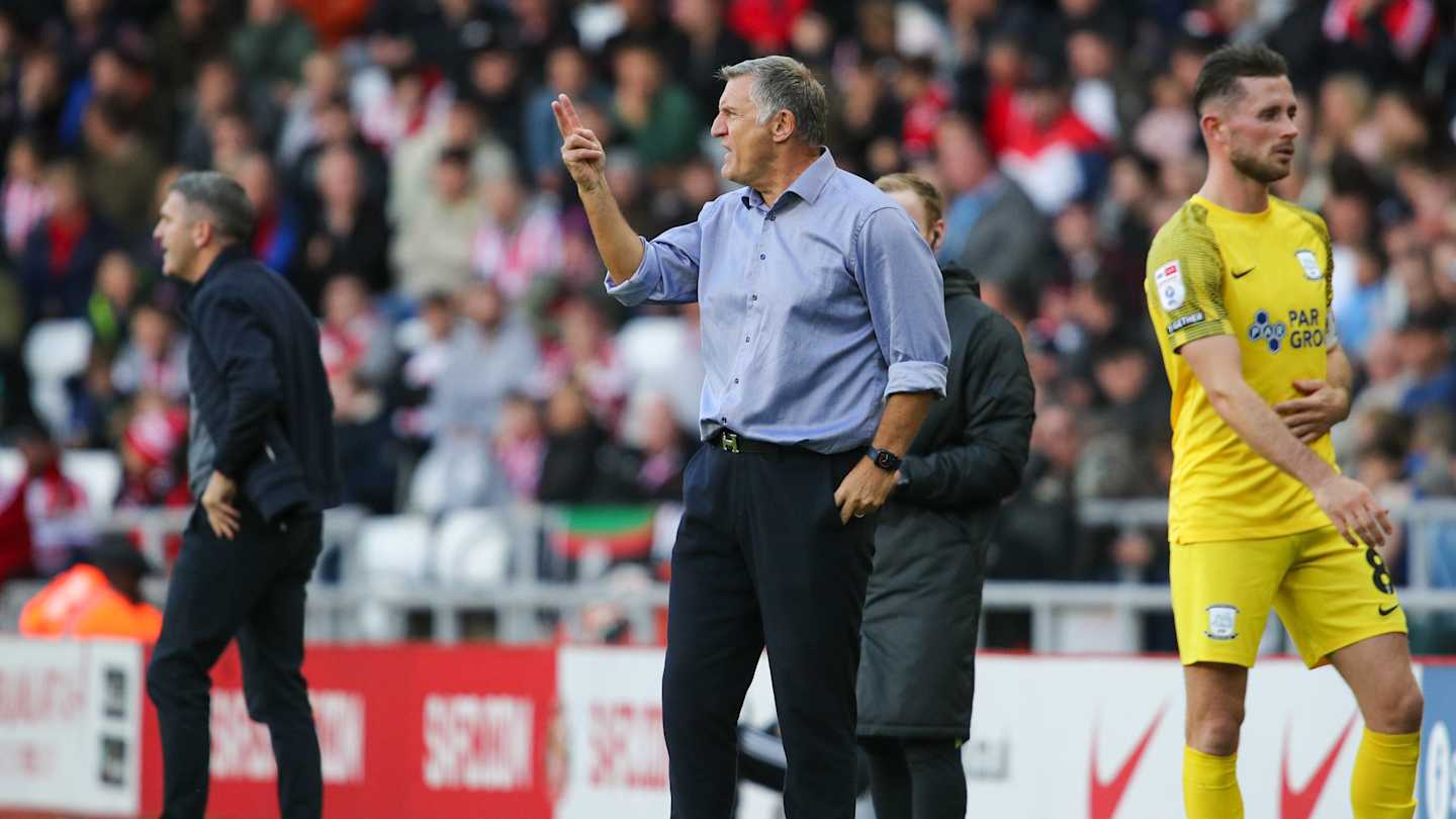 Luke O'Nien hails 'brilliant' Tony Mowbray following Sunderland arrival