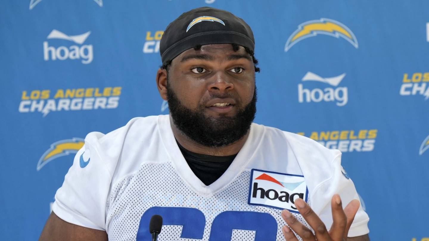 Chargers Rookie Jamaree Salyer Turns in Stellar Performance in First ...