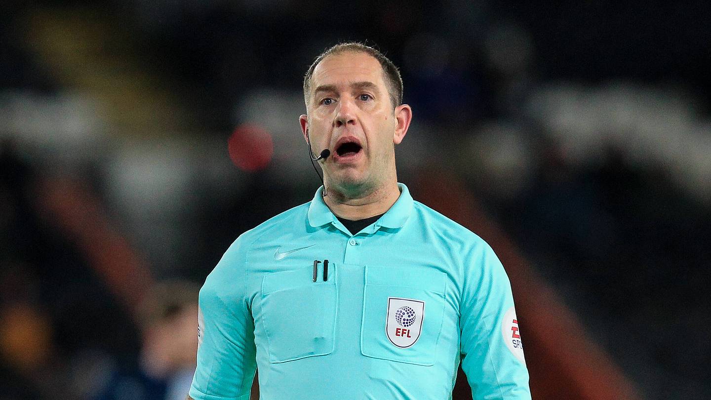 'The referee knows he made a mistake that cost Sunderland,' says Lynden ...