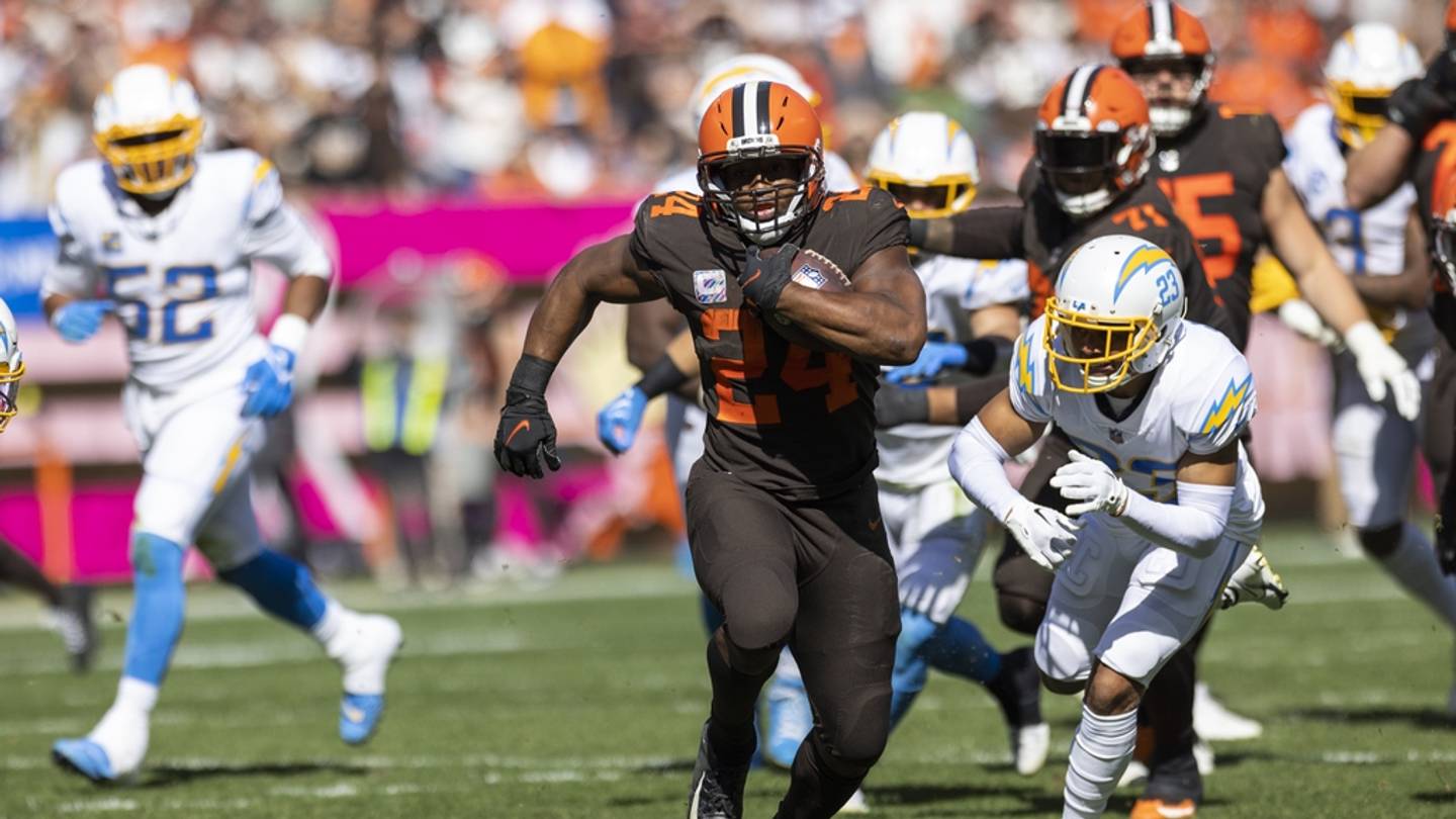 Cleveland Browns RB Nick Chubb Nominated For FedEx Ground Player of the ...