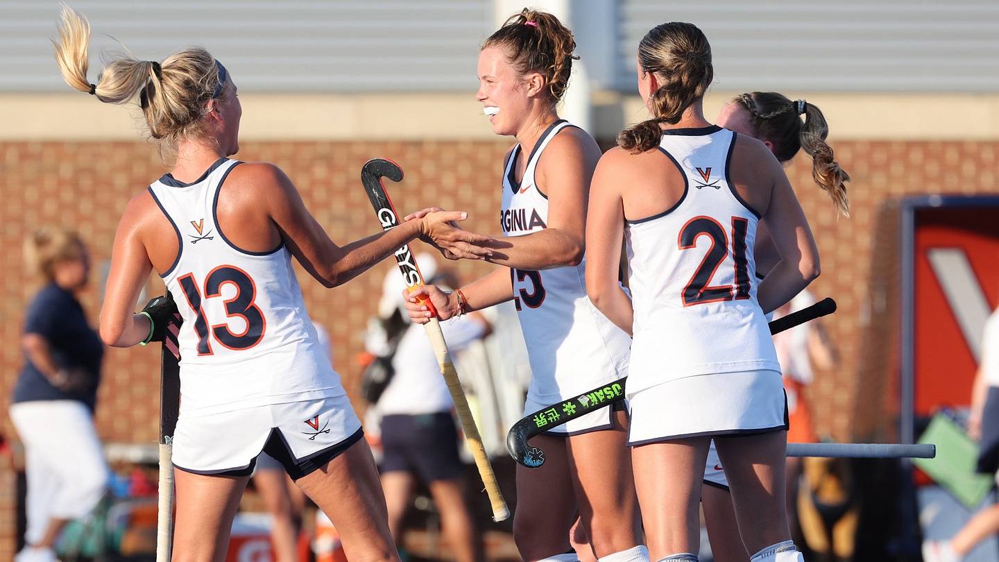Boterman Leads No. 7 UVA Field Hockey to 2-1 Win at No. 16 Liberty