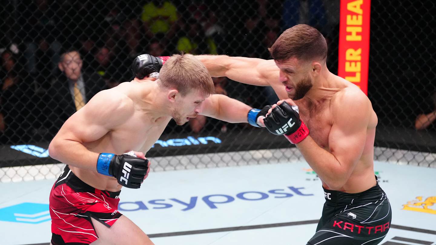 Arnold Allen Takes TKO Win as Knee Injury Cuts Calvin Kattar's Night Short