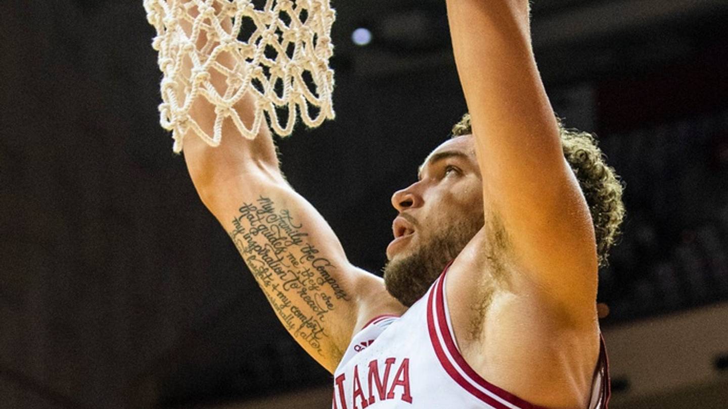 WATCH: Race Thompson Throws Down Put-Back Dunk Against Miami of Ohio