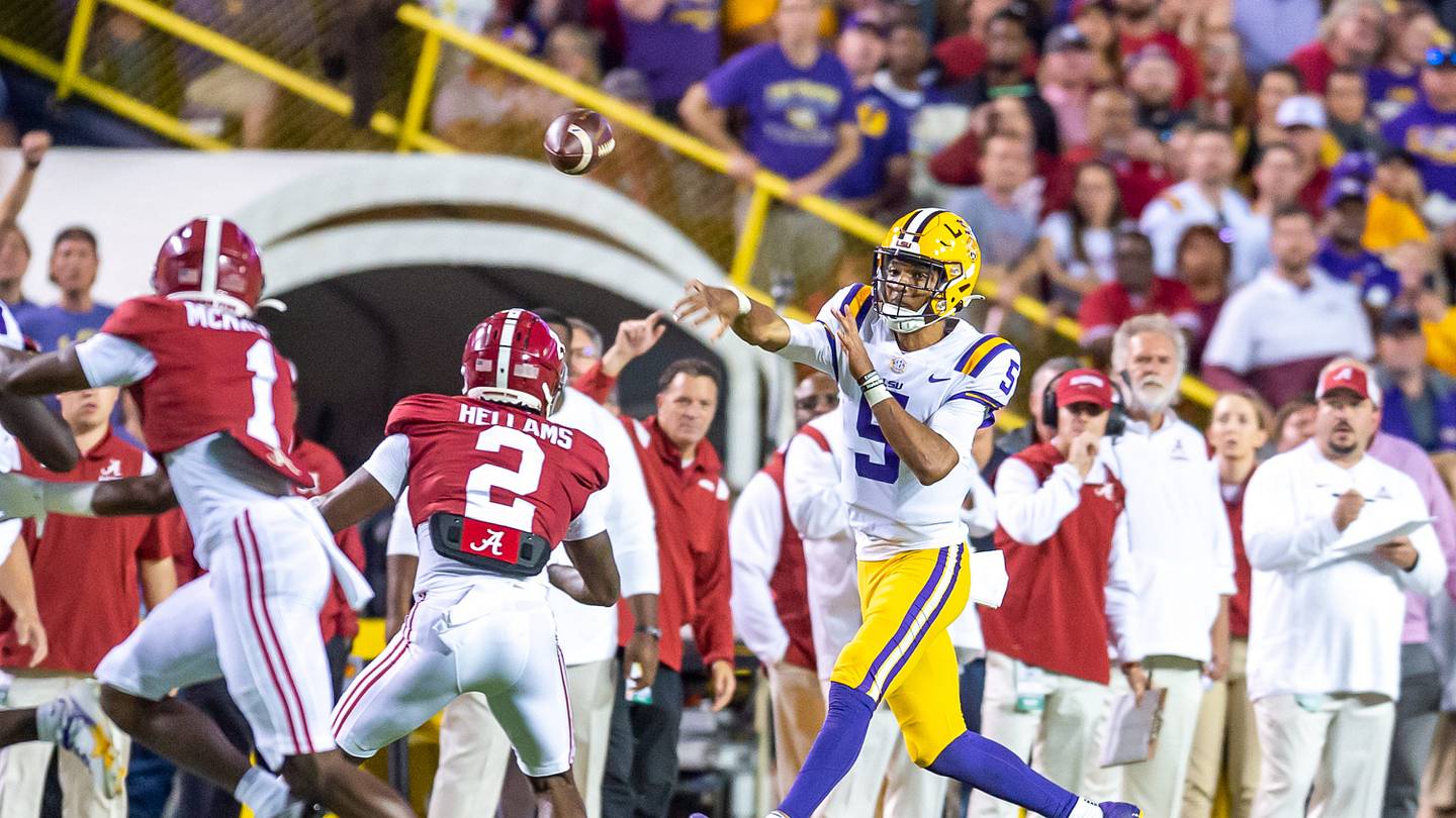 LSU Goes In-Home For Visit With 2023 QB Commit Rickie Collins