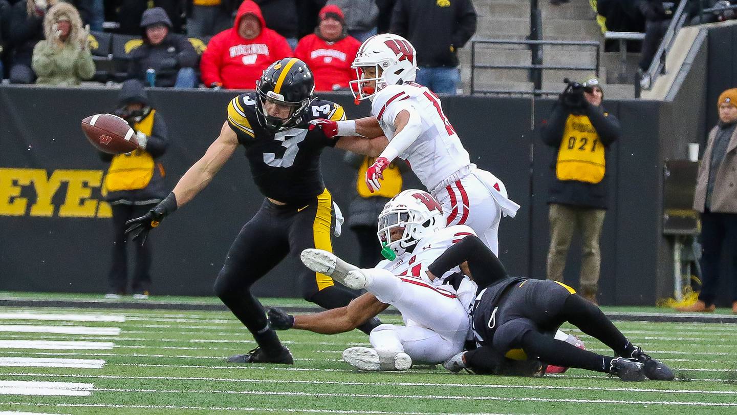 Preview, Prediction: Iowa-Wisconsin