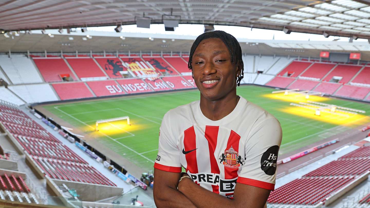 'We sensed an opportunity' - Sunderland chief admits Romaine Mundle ...