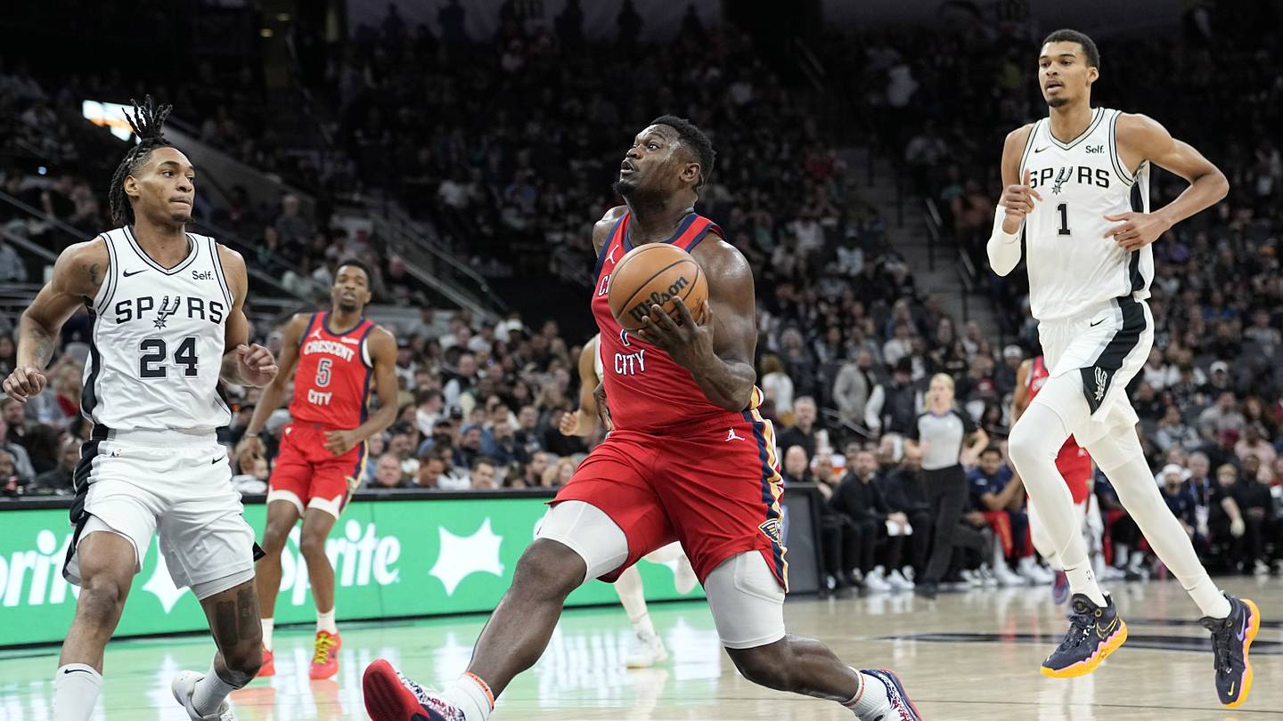 The Pelicans Face A Southwest Division Clash With The San Antonio Spurs