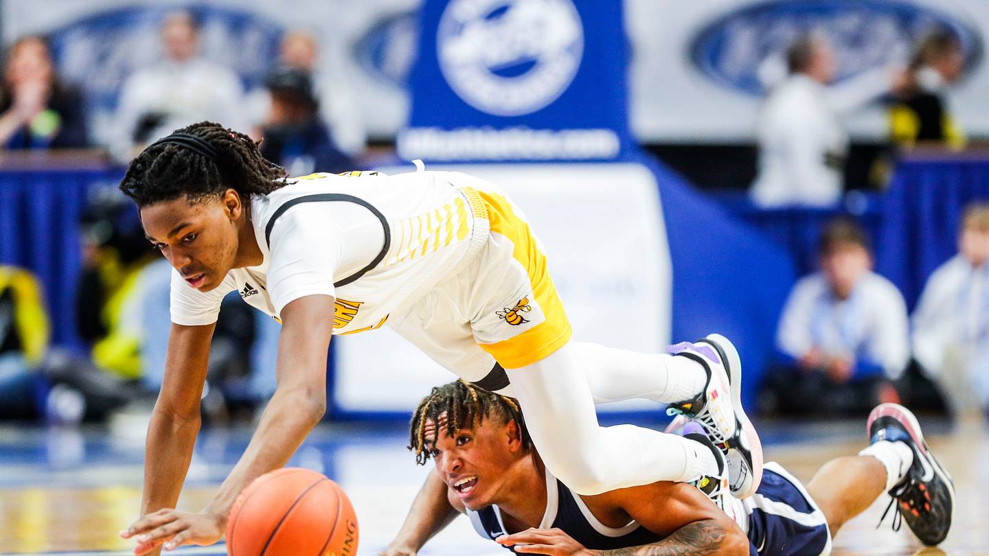 Sharpshooting UNC Basketball Target Shows Off Tar Heel Threads