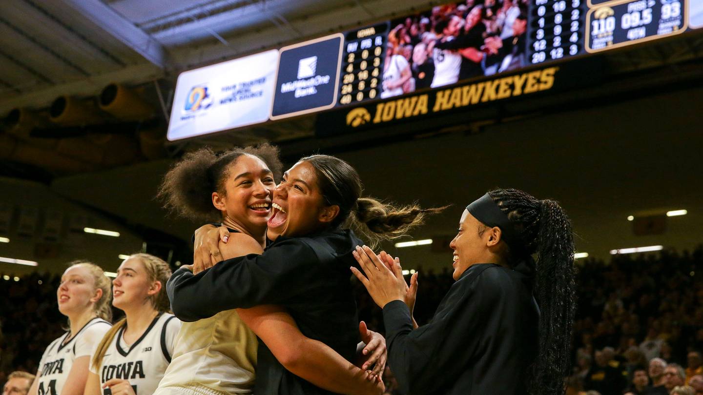 Big Ten Daily (Feb. 9): Iowa's Hannah Stuelke Sets New Record at Carver ...