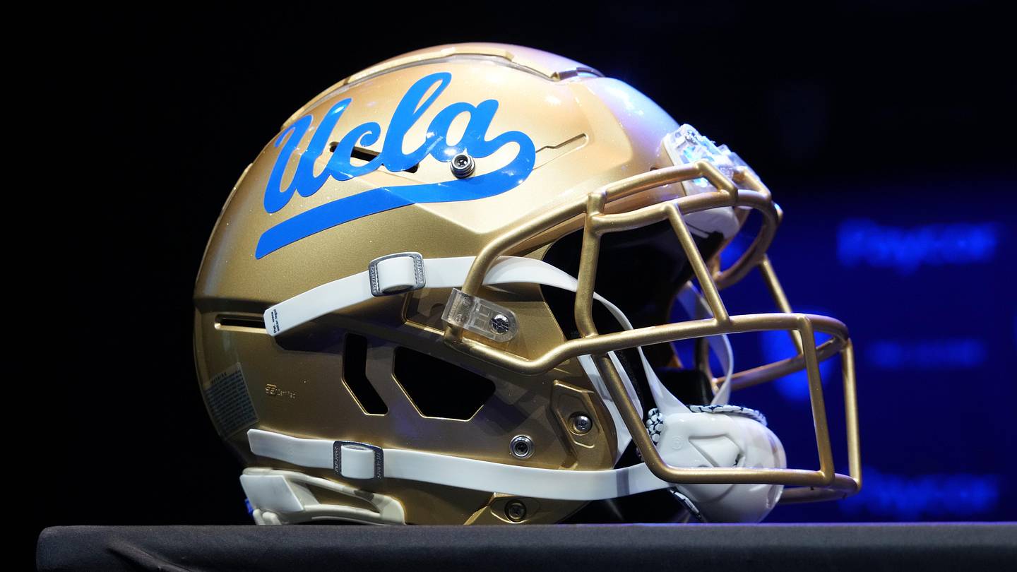 UCLA Football: Former Bruin Legend Announces NFL Retirement