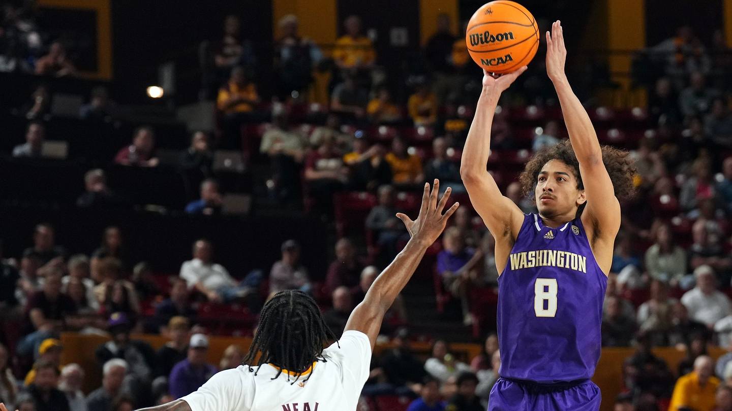 Calmese Sighting Registered in Huskies' Lopsided Loss to Arizona