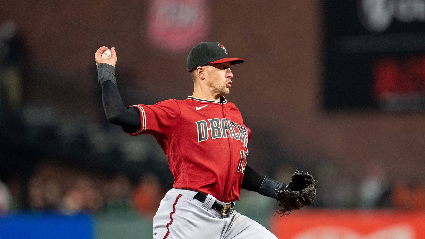 SF Giants sign former Dbacks shortstop, two-time Gold Glove award winner