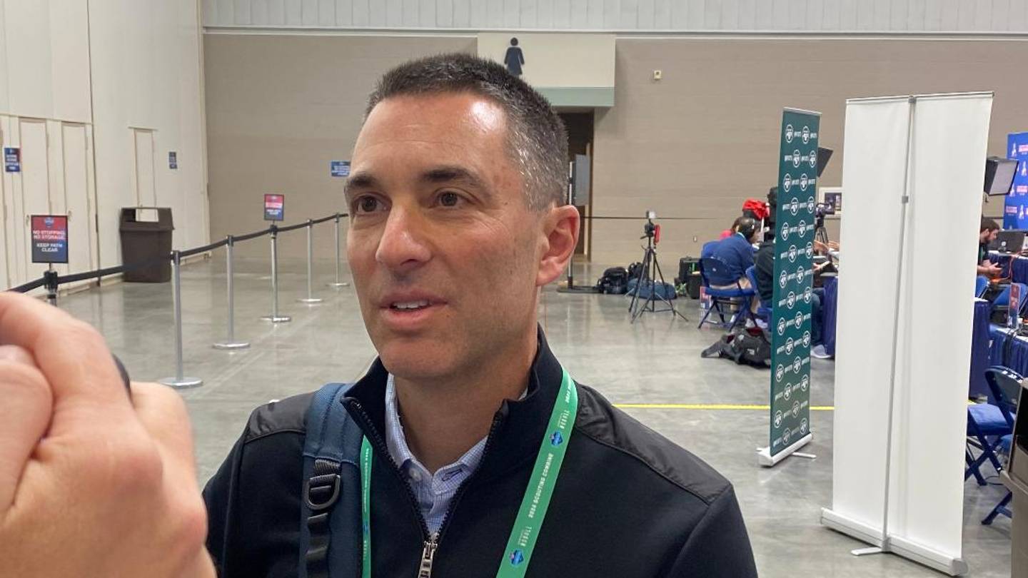 Raiders Telesco Entire Off Podium From NFL Combine