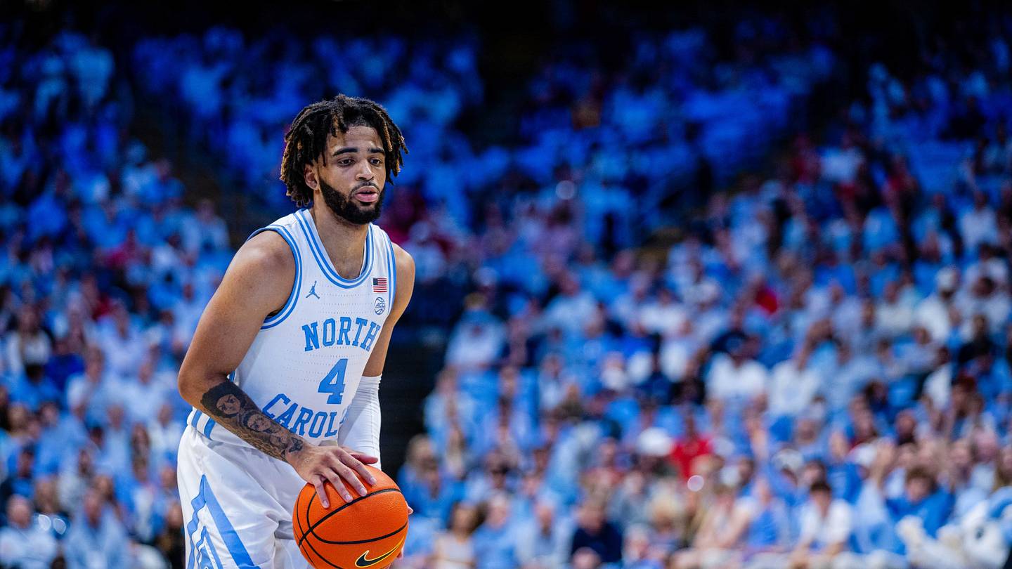 UNC Basketball: Hubert Davis Reacts to Questions About RJ Davis' Plan