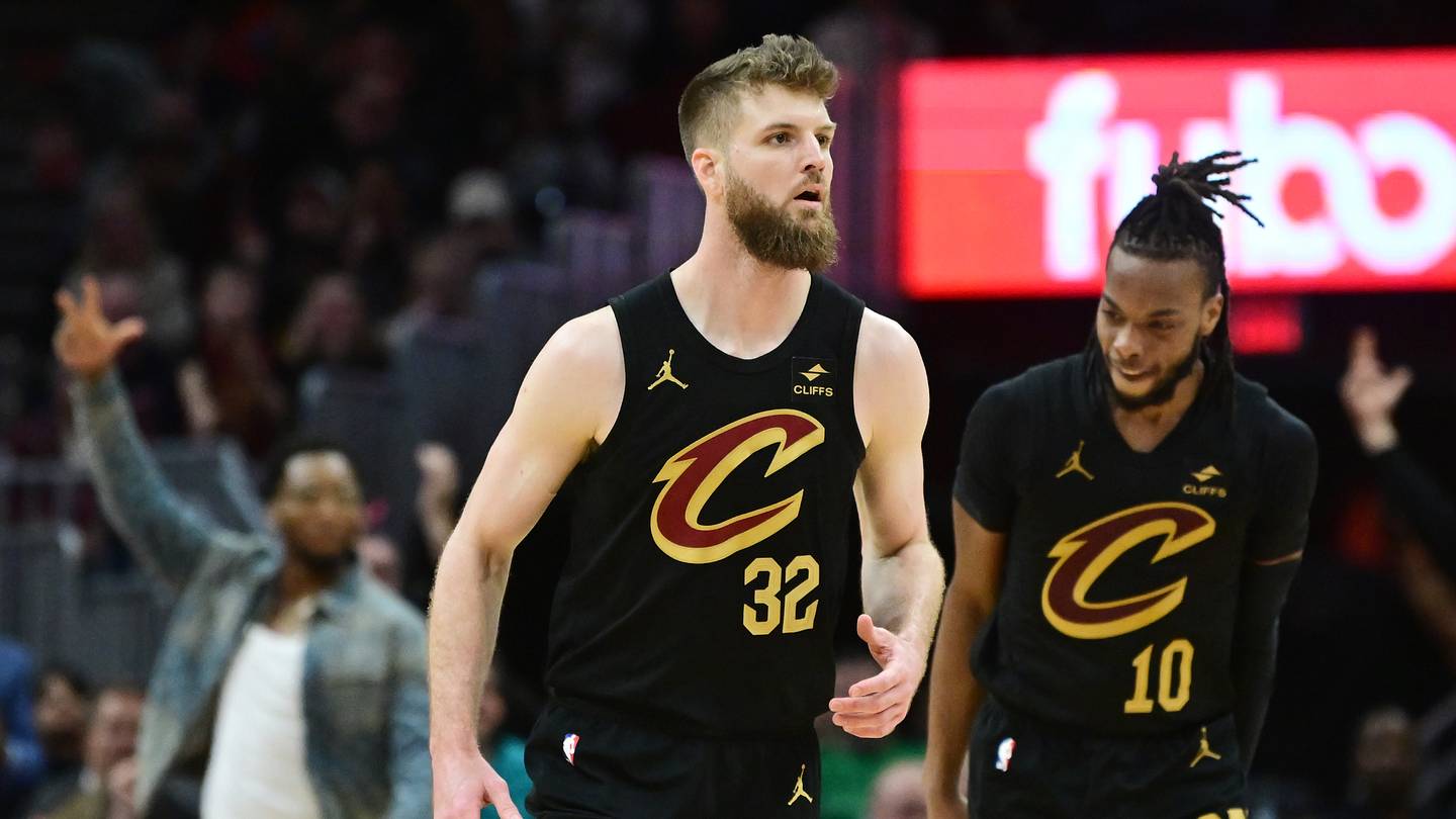 Dean Wade Takes Over In Cavaliers Fourth Quarter Comeback Victory Over ...