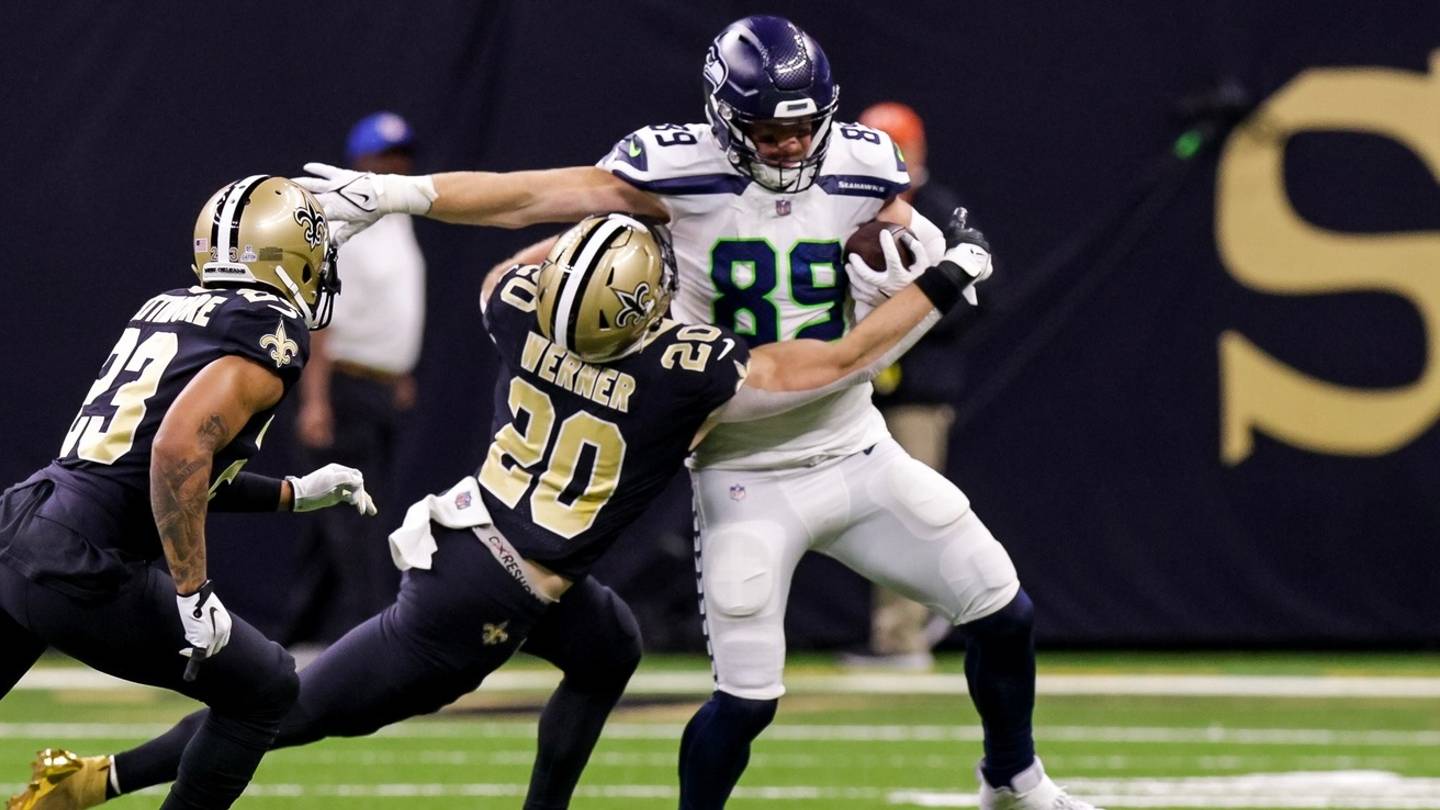 After a Decade In Seattle, Dissly Heads for L.A. to Join Chargers