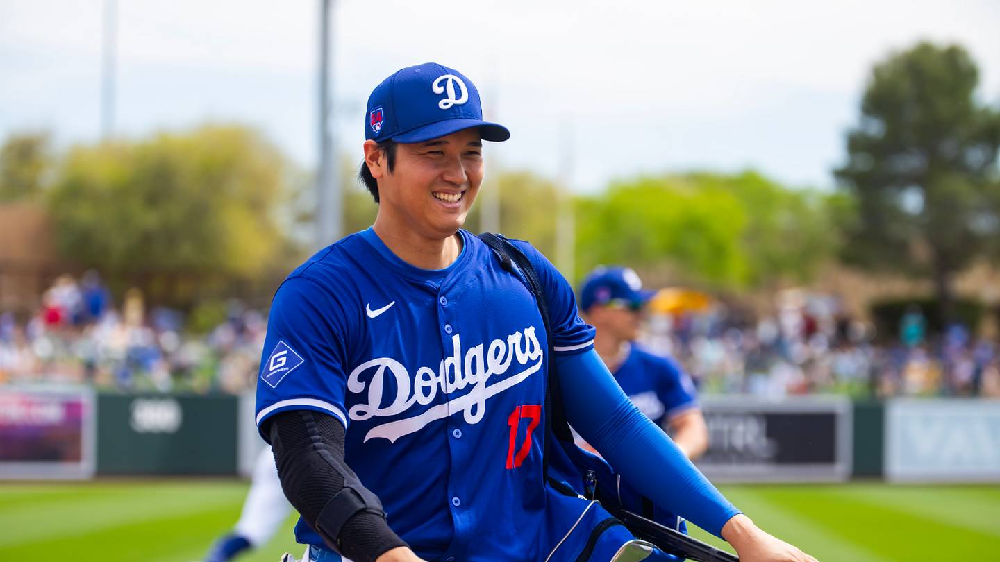 Los Angeles Dodgers Superstar Shohei Ohtani Posts Photo With Wife ...