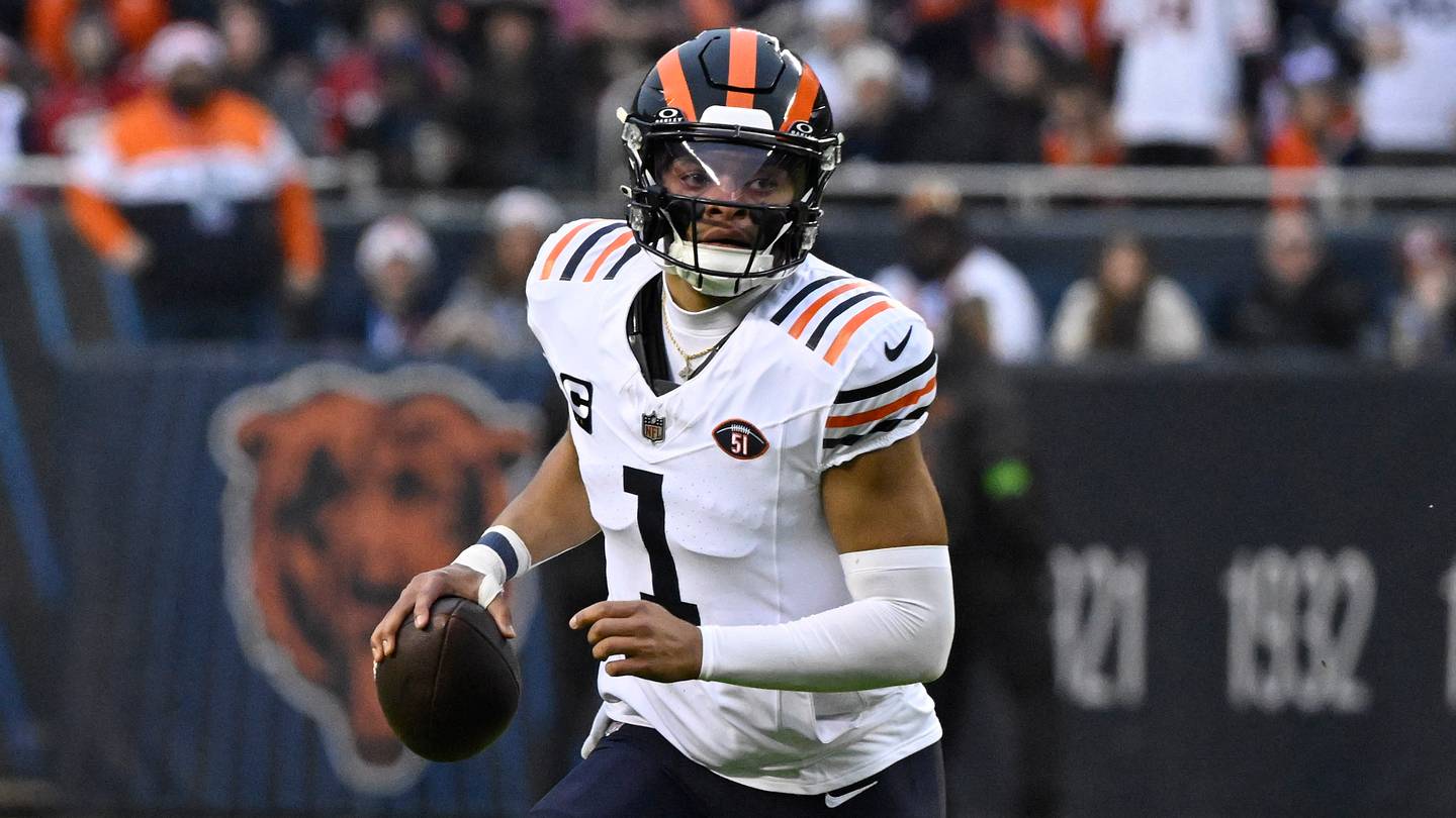 Steelers’ Trade for Justin Fields Puts Quarterback Moves Into Focus