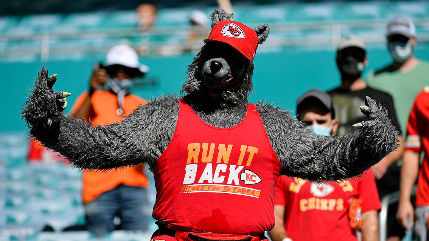 Chiefs Superfan Accused of Armed Bank Robbery Indicted on 19 Counts