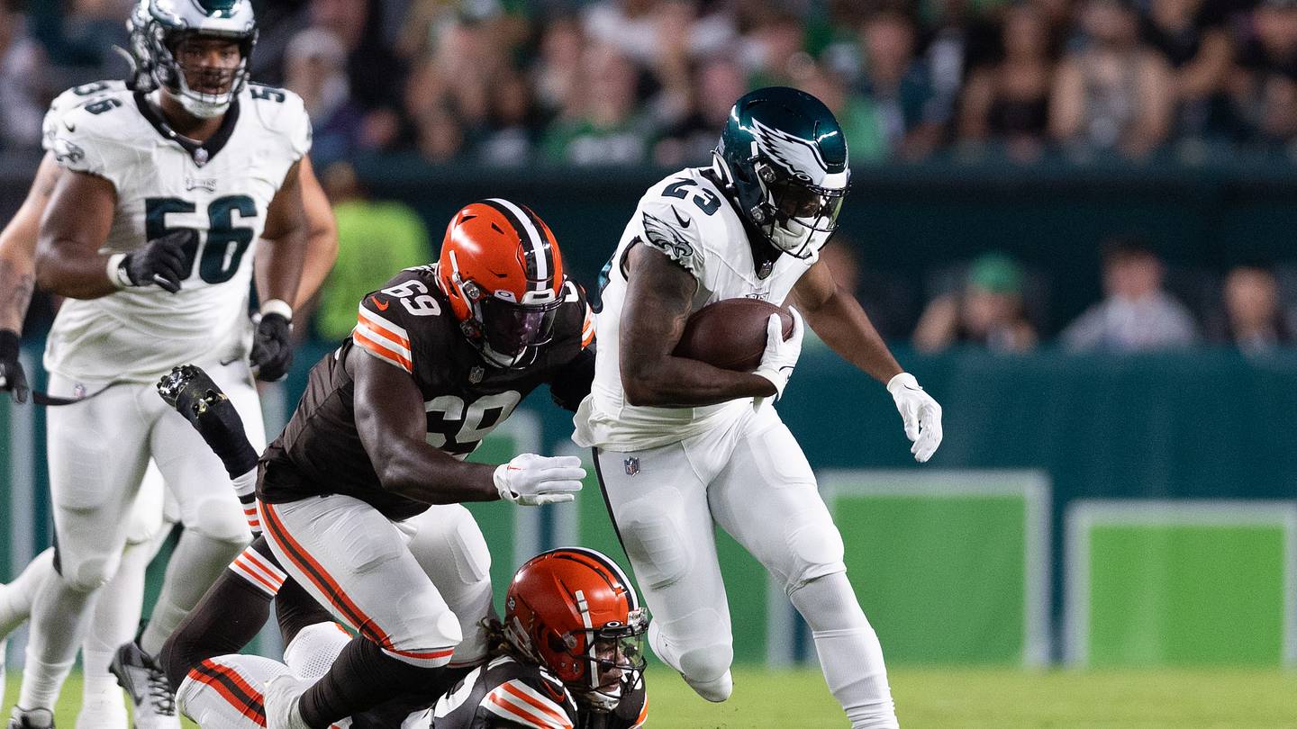 Why Philadelphia Eagles Should Turn to Rashaad Penny, Bench Kenneth ...