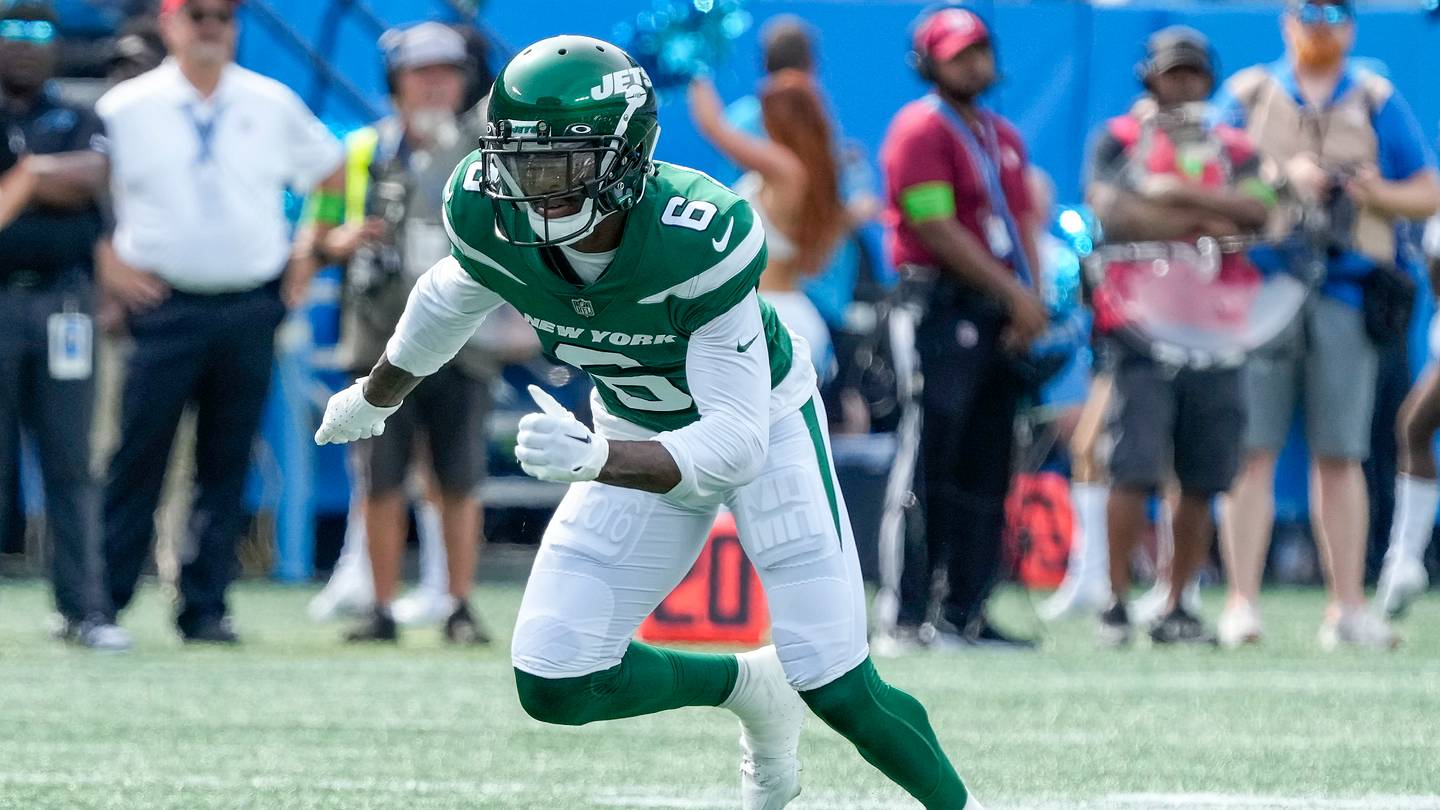 Smattering of Starters Take Field for Jets in Preseason Home Opener