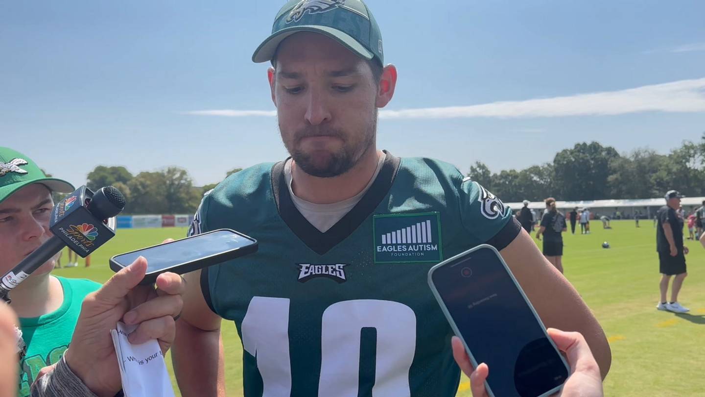 Eagles' Arryn Siposs Punting Away His 'Devastation' of Super Bowl Loss