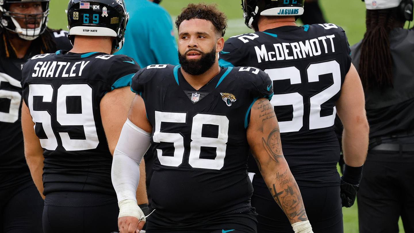 Raiders Sign DT Doug Costin and LB Isaac Darkangelo