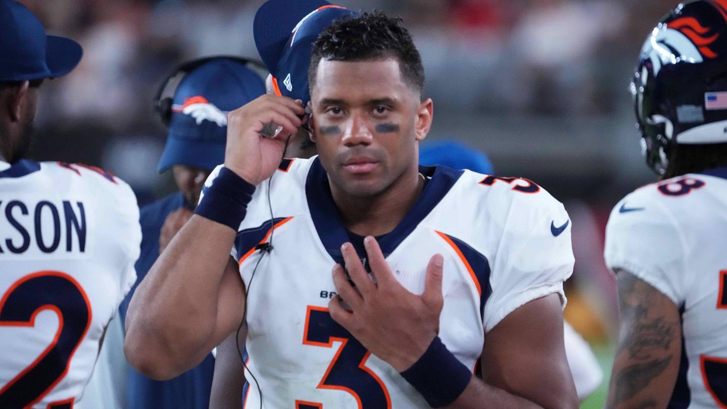 Ex-NFL GM Thinks Russell Wilson Will Get Benched This Season