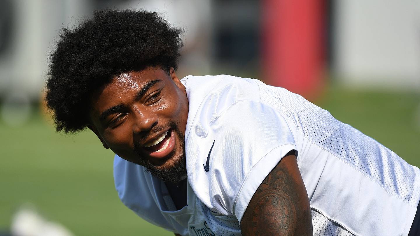 Treylon Burks Returns to Practice, Gives Update on Injury Recovery: 'I ...
