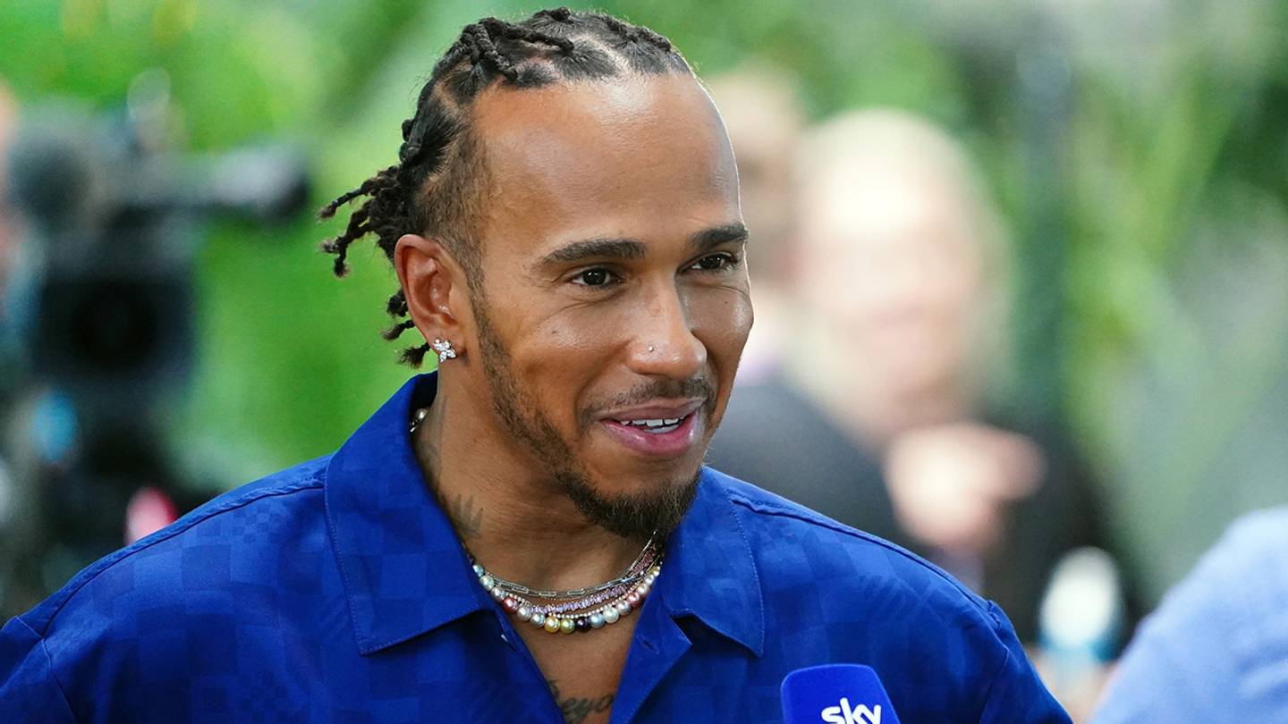 Lewis Hamilton, Mercedes Agree to Two-Year Contract Extension