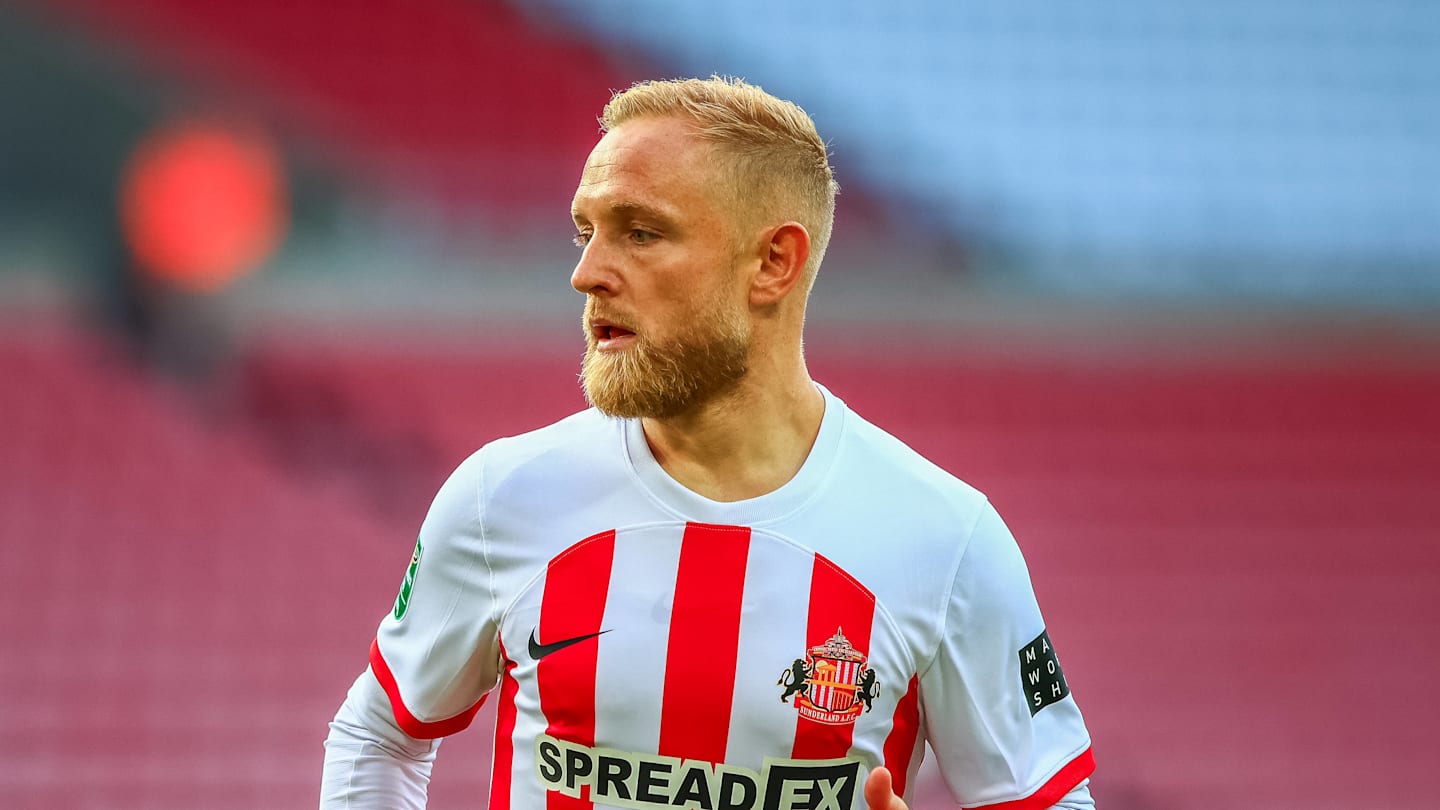 'Super important' Alex Pritchard could be offered Sunderland extension ...